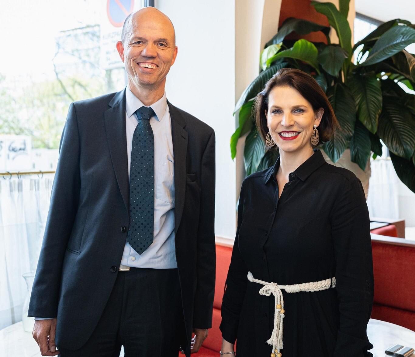 ifz-Präsident Christian Lagger spricht mit Karoline Edtstadler über ... ifz-Präsident Christian Lagger spricht mit Karoline Edtstadler über ...