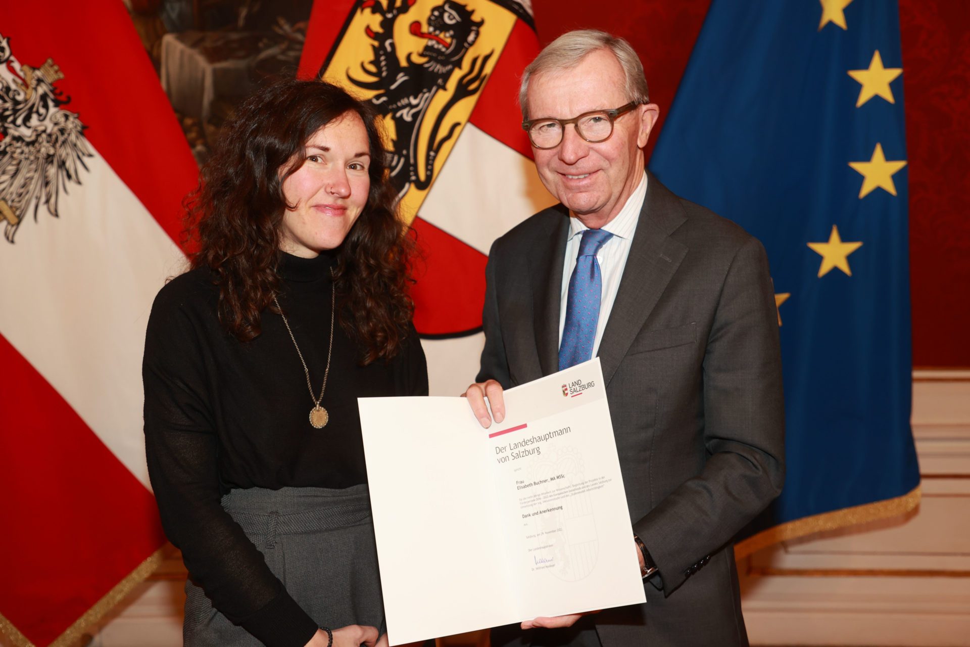 Elisabeth Buchner erhält Anerkennungsurkunde - ifz - Internationales ...