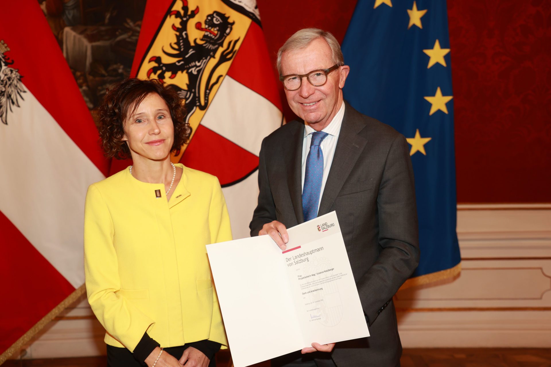 Elisabeth Buchner erhält Anerkennungsurkunde - ifz - Internationales ...