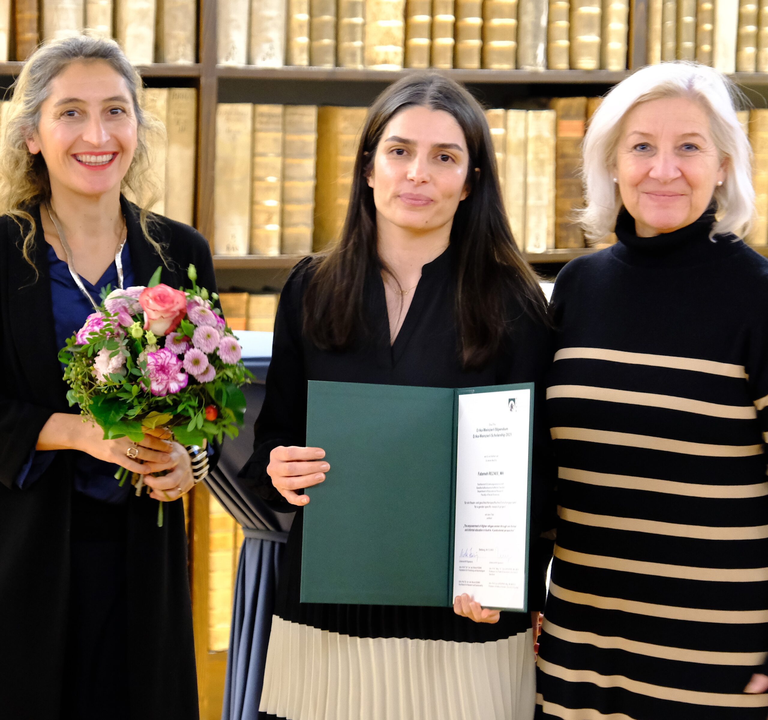 Fatemeh Rezaee erhält Erika-Weinzierl-Stipendium! Herzlichen ...